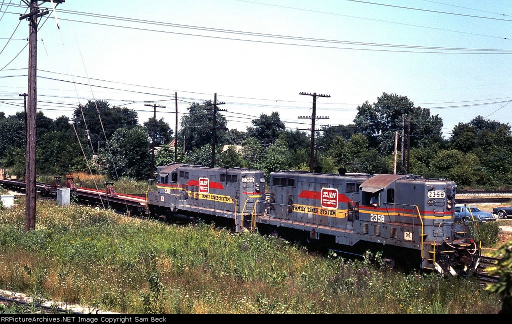 L&N 2358 and 2389 to Yard Center